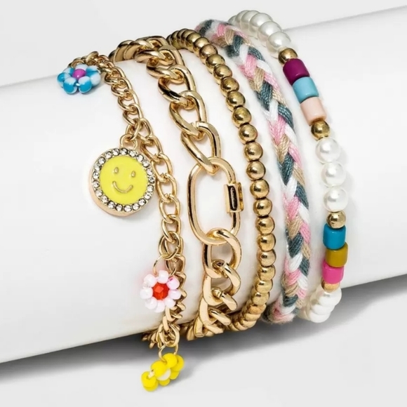 wild fable | Jewelry | Nwt Wild Fable Goldtone Smiley Face Flowers ...